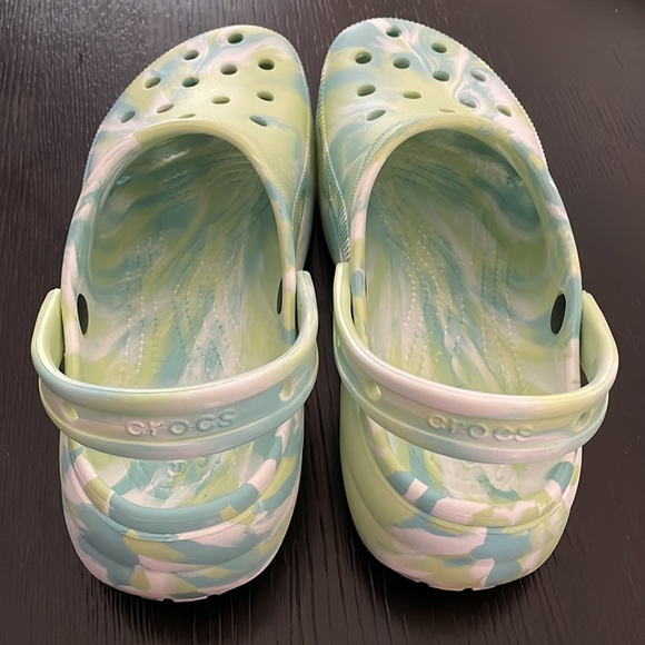 CROCS | Shoes | Crocs Tie Dye Green Platform | Poshmark